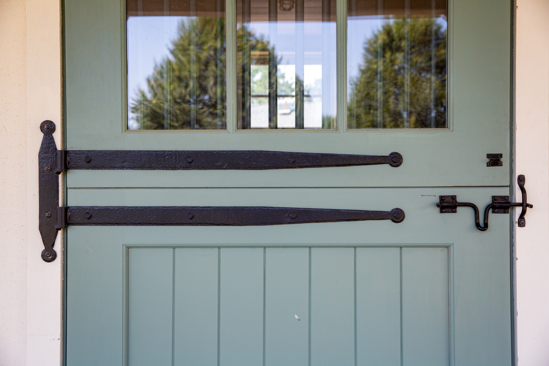 Beautiful Bank Barn - Equestrian Living