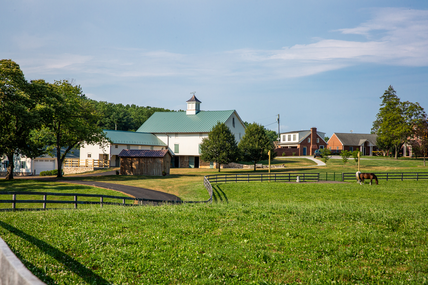 Beautiful Bank Barn - Equestrian Living
