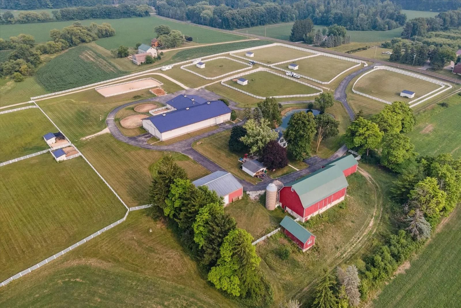 Picturesque 175-acre farm outside of Chicago - Equestrian Living