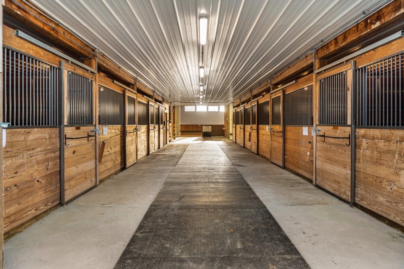 STATE-OF-THE-ART HORSE FACILITY & CUSTOM BUILT VICTORIAN FARMHOUSE ON ...